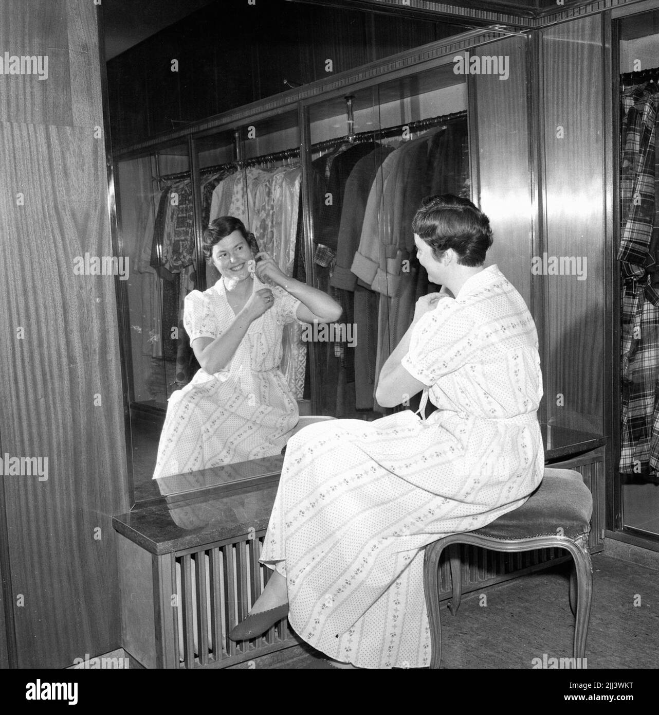 Modern fashion editorial Black and White Stock Photos & Images - Alamy