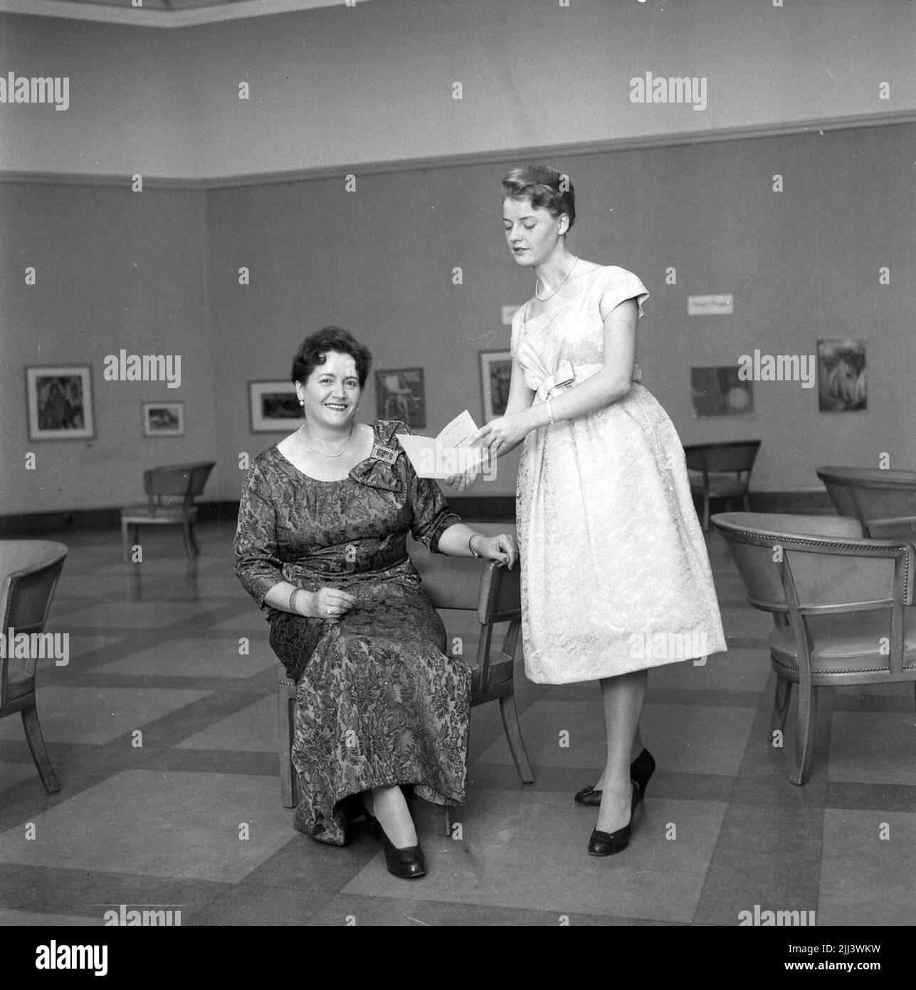 Fashion editorial photography Black and White Stock Photos & Images - Alamy