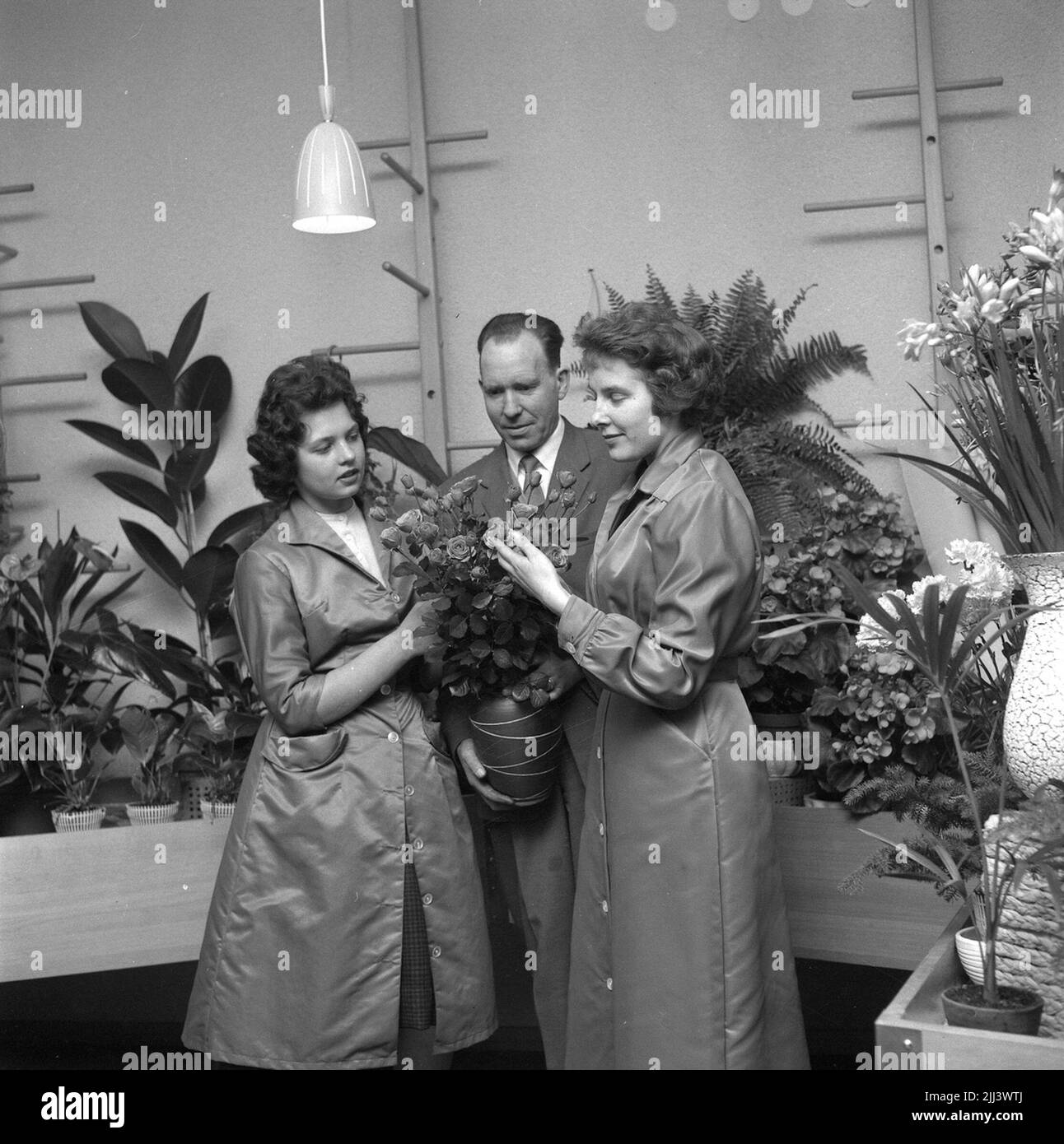 Flower bouquet photo Black and White Stock Photos & Images - Alamy