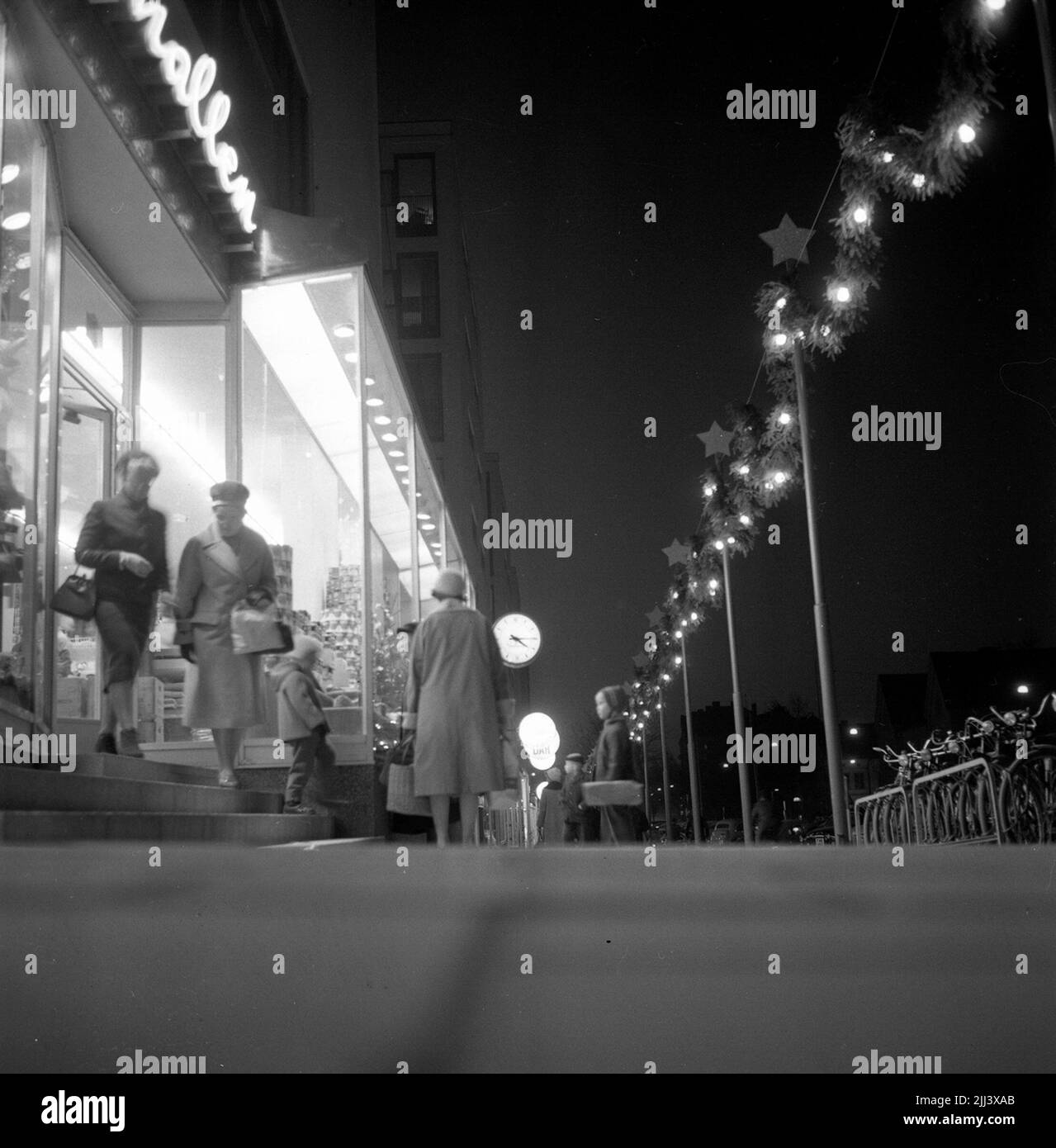 Street decorations christmas Black and White Stock Photos & Images - Alamy