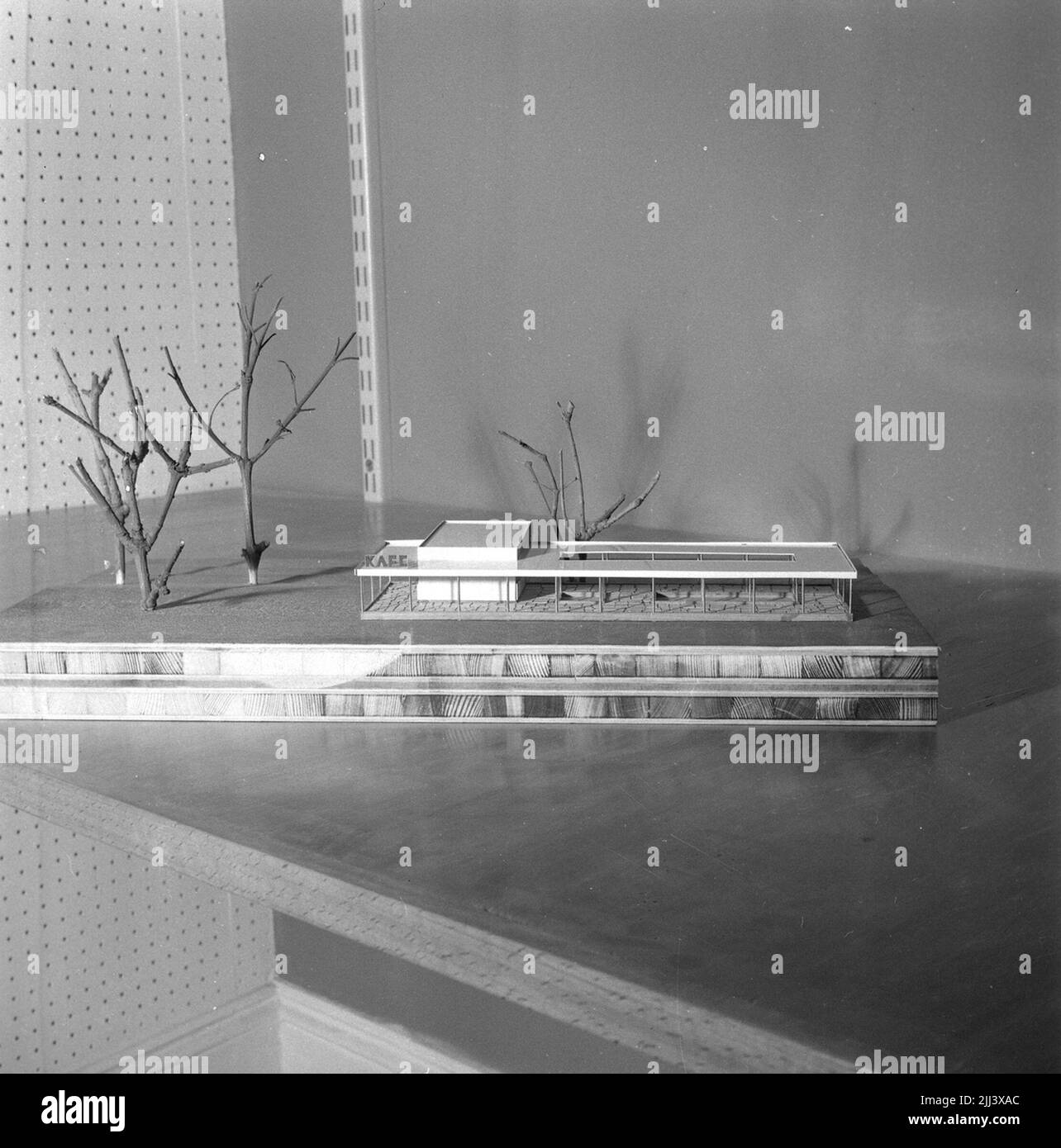 Building model.5 December 1958 Stock Photo - Alamy