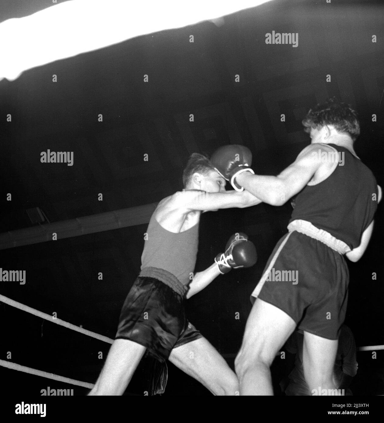 Boxing performance Black and White Stock Photos & Images - Alamy