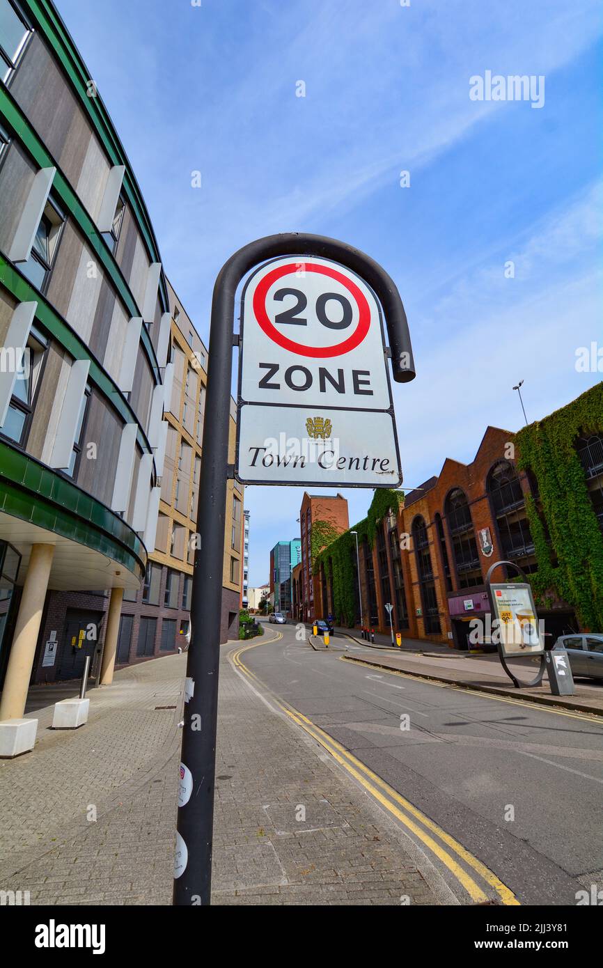 20 mile per hour road signs hi-res stock photography and images - Alamy
