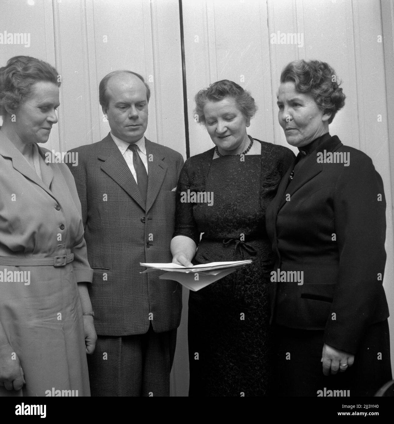 Save the Children. April 17, 1959 Stock Photo - Alamy