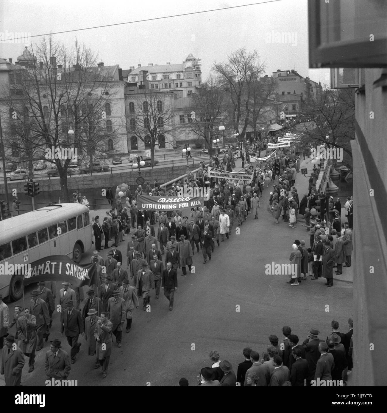 Train conductor vintage Black and White Stock Photos & Images - Alamy