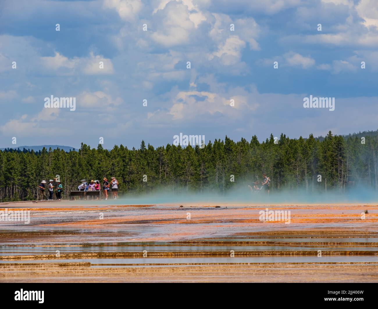 Yellowstone national park grand prismatic spring falls hi-res stock ...