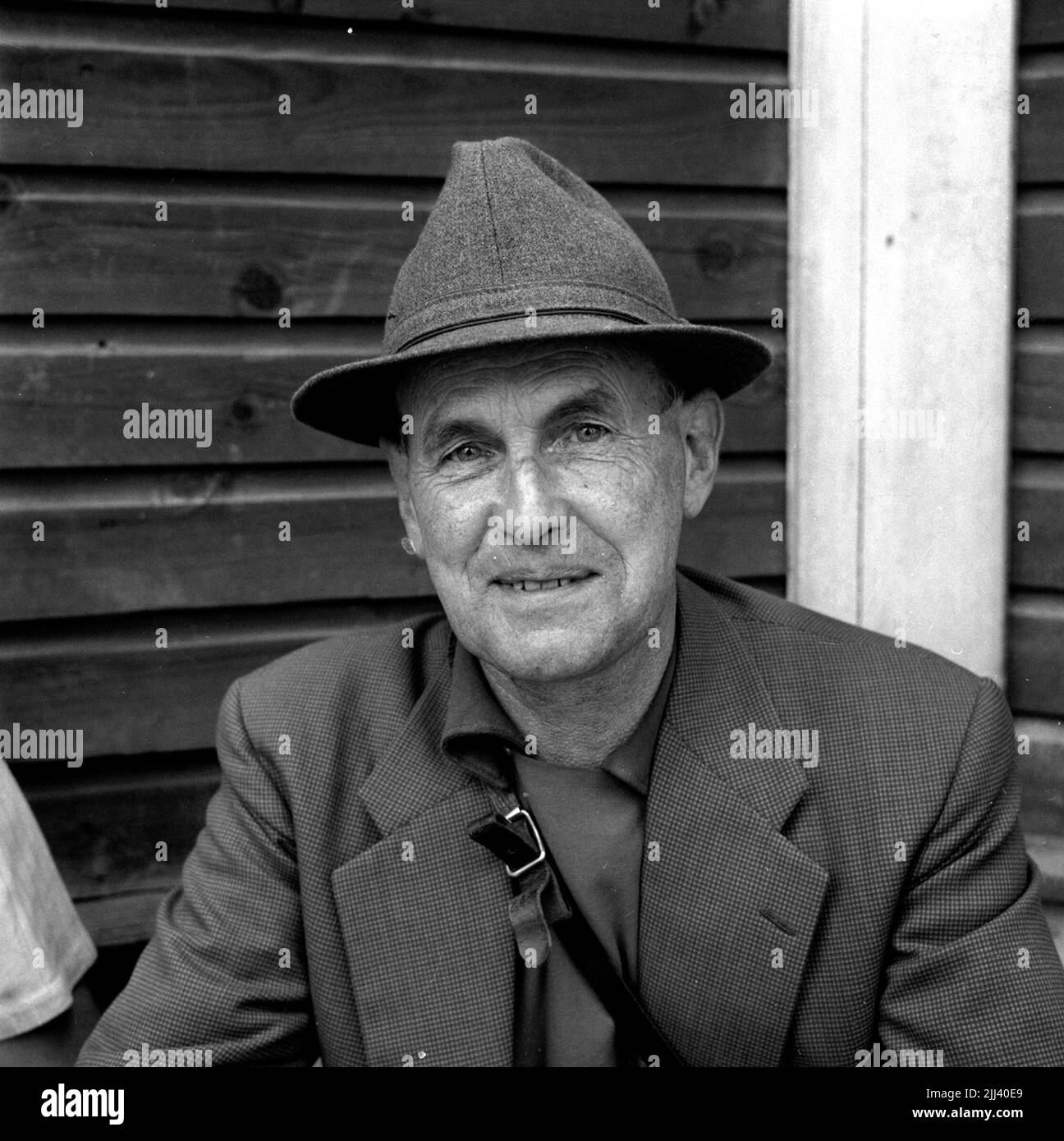 Shooting uniform Black and White Stock Photos & Images - Alamy