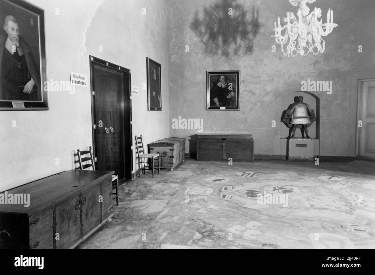 Castle hallway Black and White Stock Photos & Images - Alamy