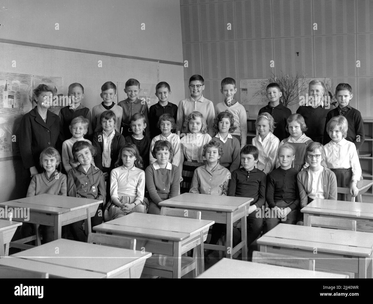 Vasaskolan, classroom interior, 26 school children with teacher Mrs. Märta Sahlin.class 3S, Sal ...