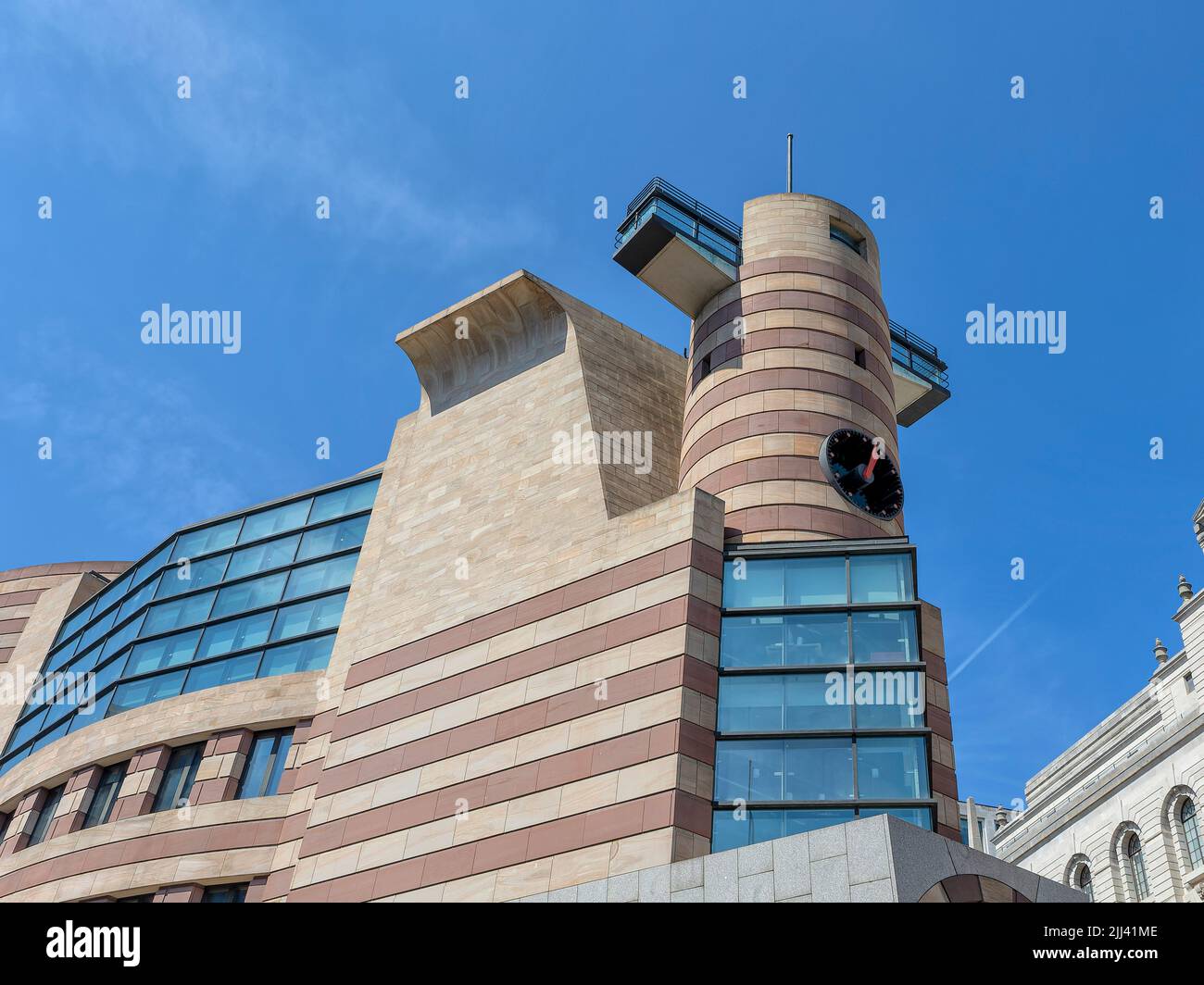 Postmodernist building Sir James Stirling's Number 1 Poultry, London ...