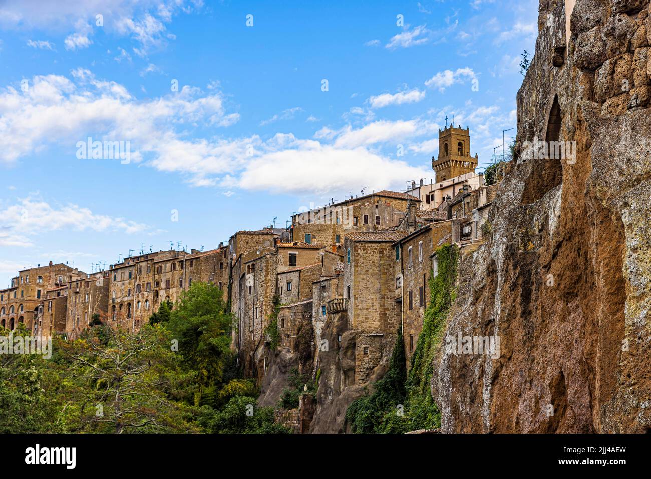 Old houses built on tuff, medieval town, Pitigliano, Tuscany, Italy ...
