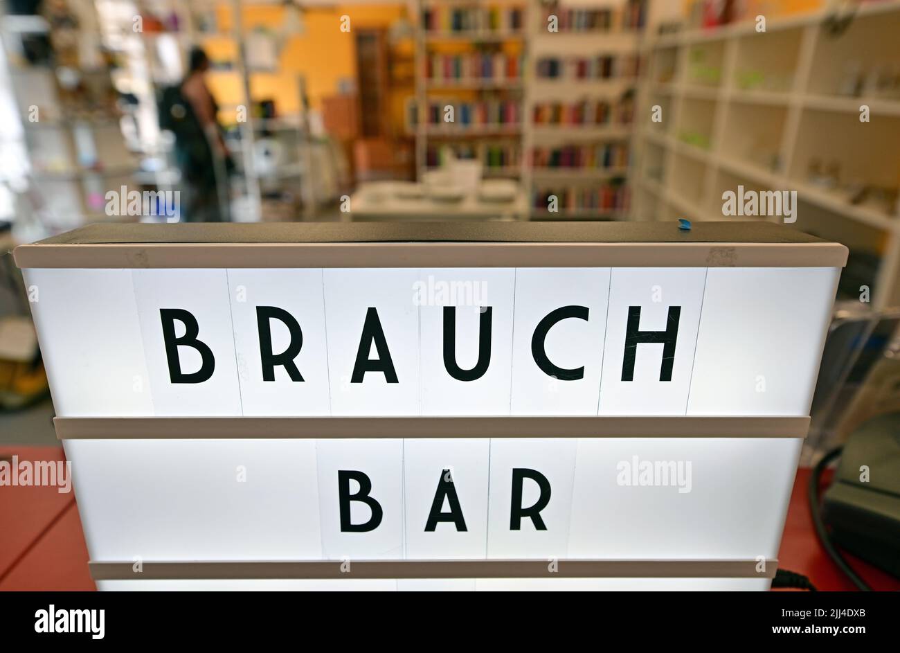 Simply explained hi-res stock photography and images - Alamy