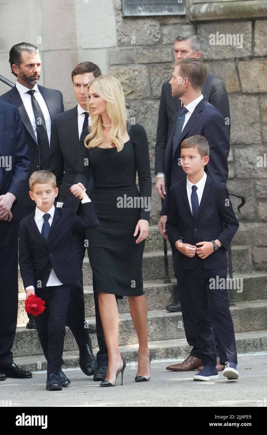 Ivanka Trump with her sons, Jared Kushner, Eric Trump, Donald Trump Jr ...
