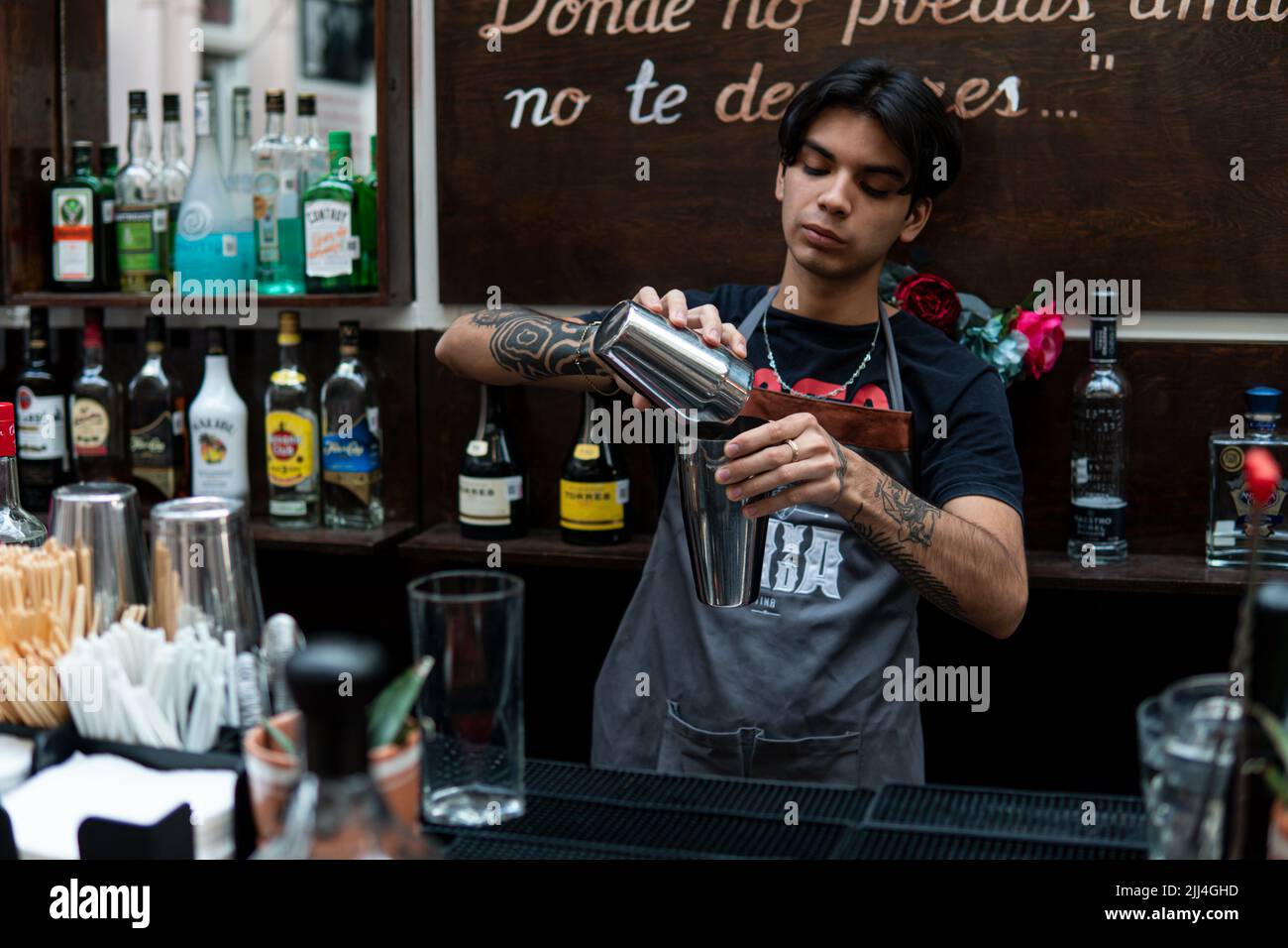 Bartending techniques hi-res stock photography and images - Alamy