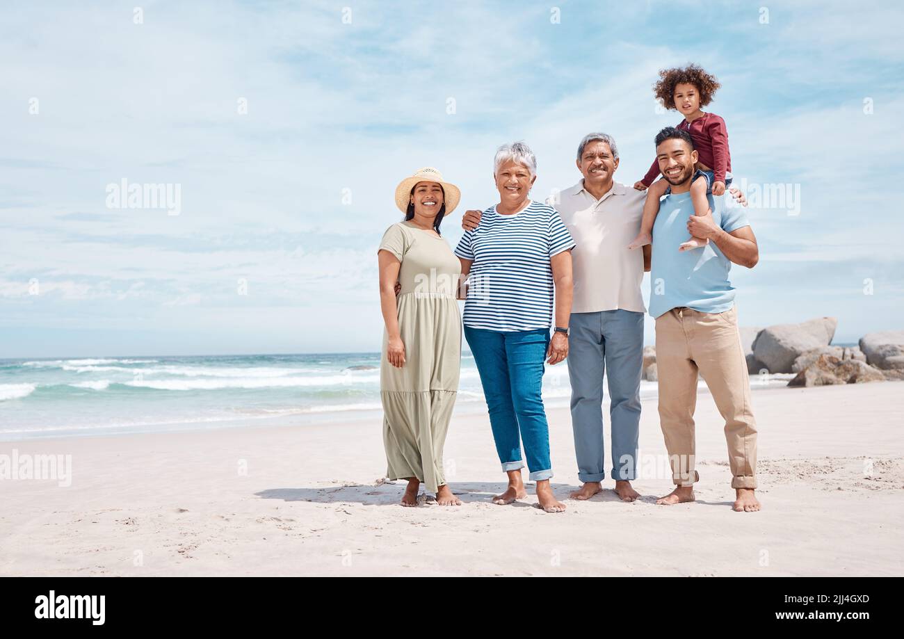 Multi generational family and candid hi-res stock photography and ...