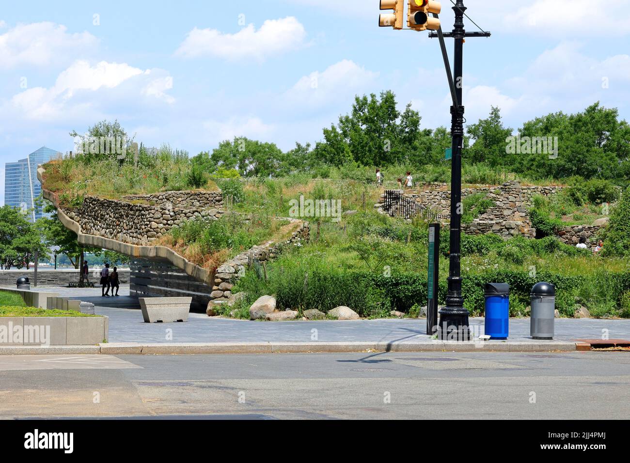Irish Hunger Memorial, Rockefeller Park, New York. A memorial to An ...