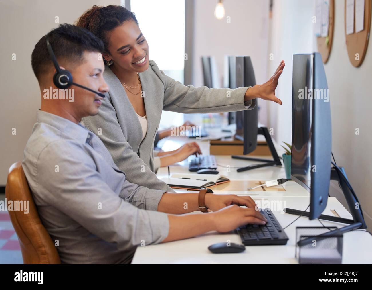 Computer system manager hi-res stock photography and images - Alamy