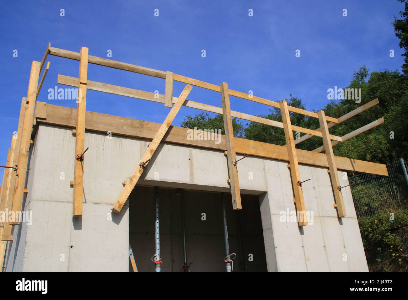 Railing on a construction site to protect workers from falling Stock ...