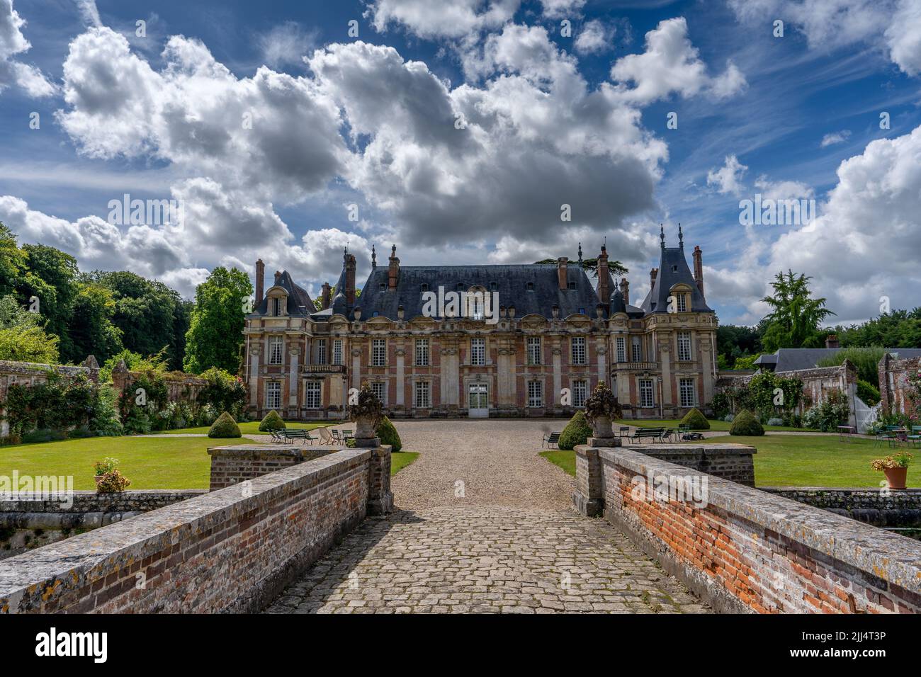 Castle france famous chateau hi-res stock photography and images - Alamy