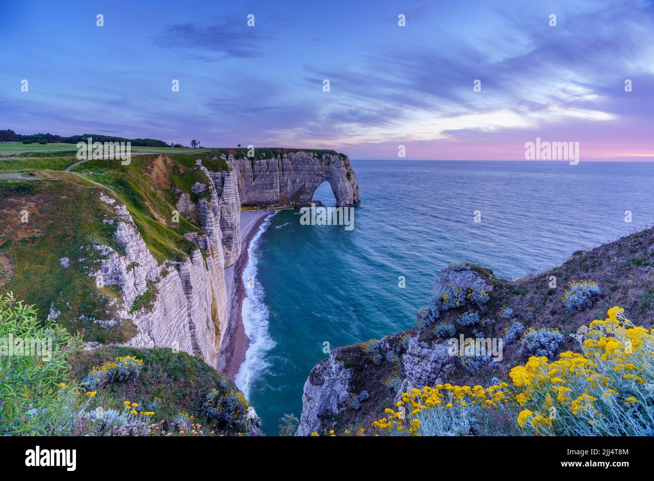 Beautiful sunset scenery beach hi-res stock photography and images - Alamy