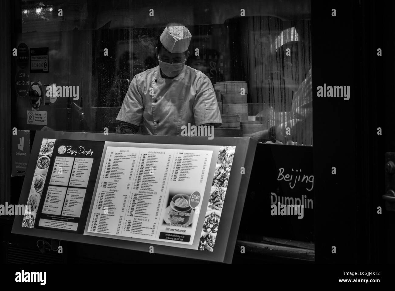 Chinese chef hi-res stock photography and images - Alamy