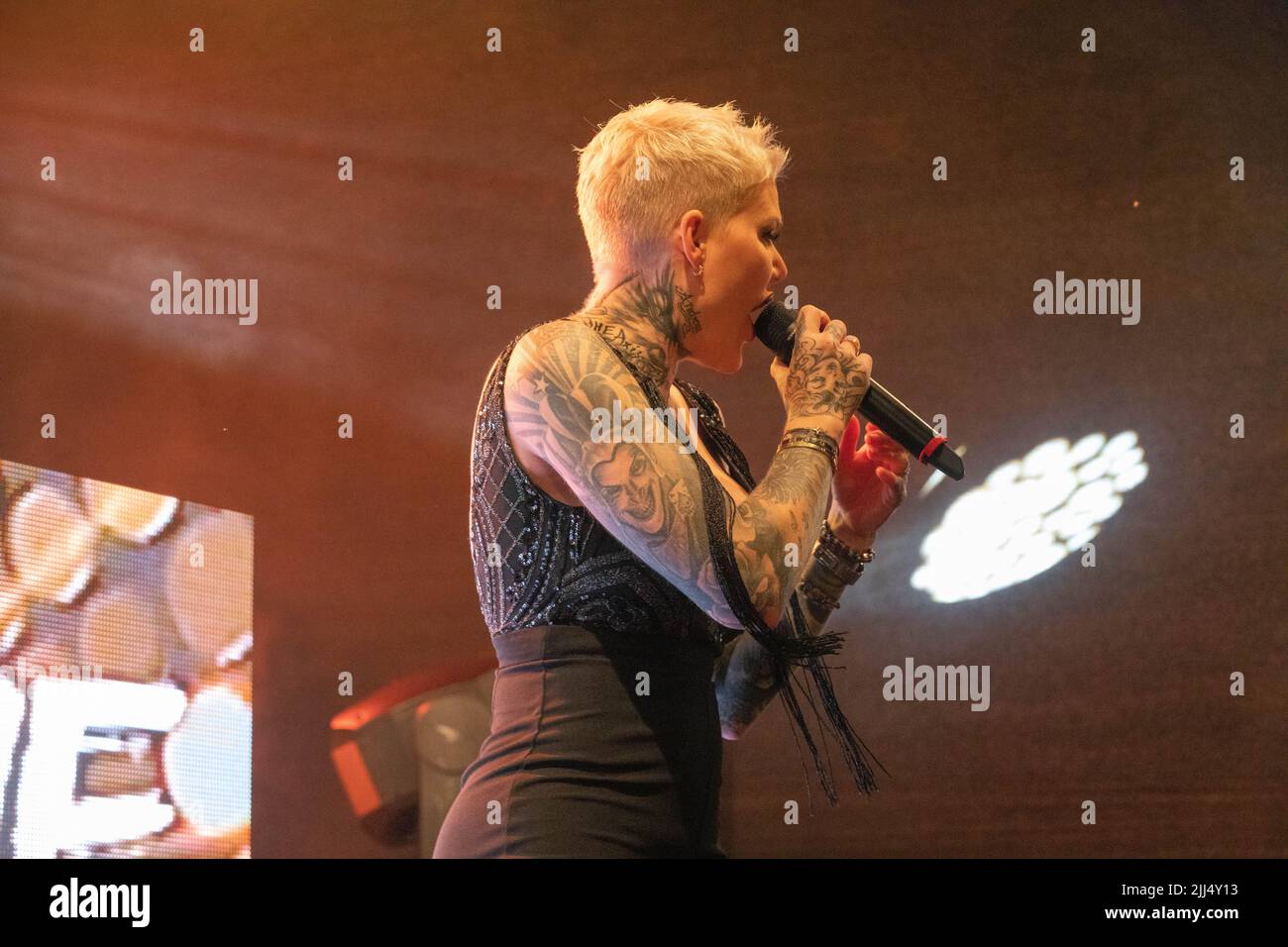 Melanie Müller live open air beim Hainbergfest 2022.Ebersbach ...