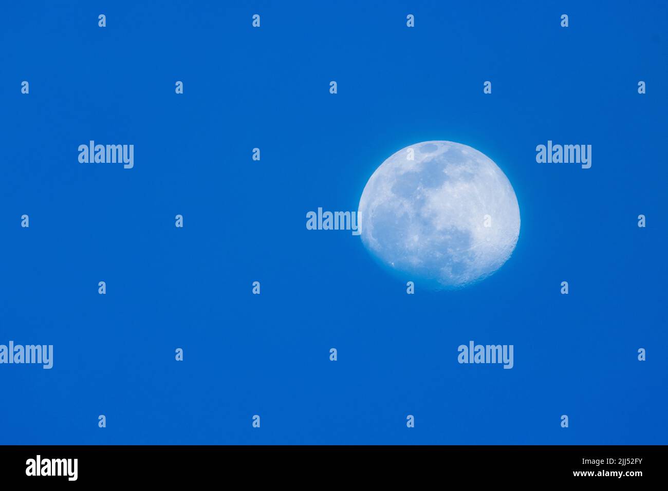 Luna azul hi-res stock photography and images - Alamy
