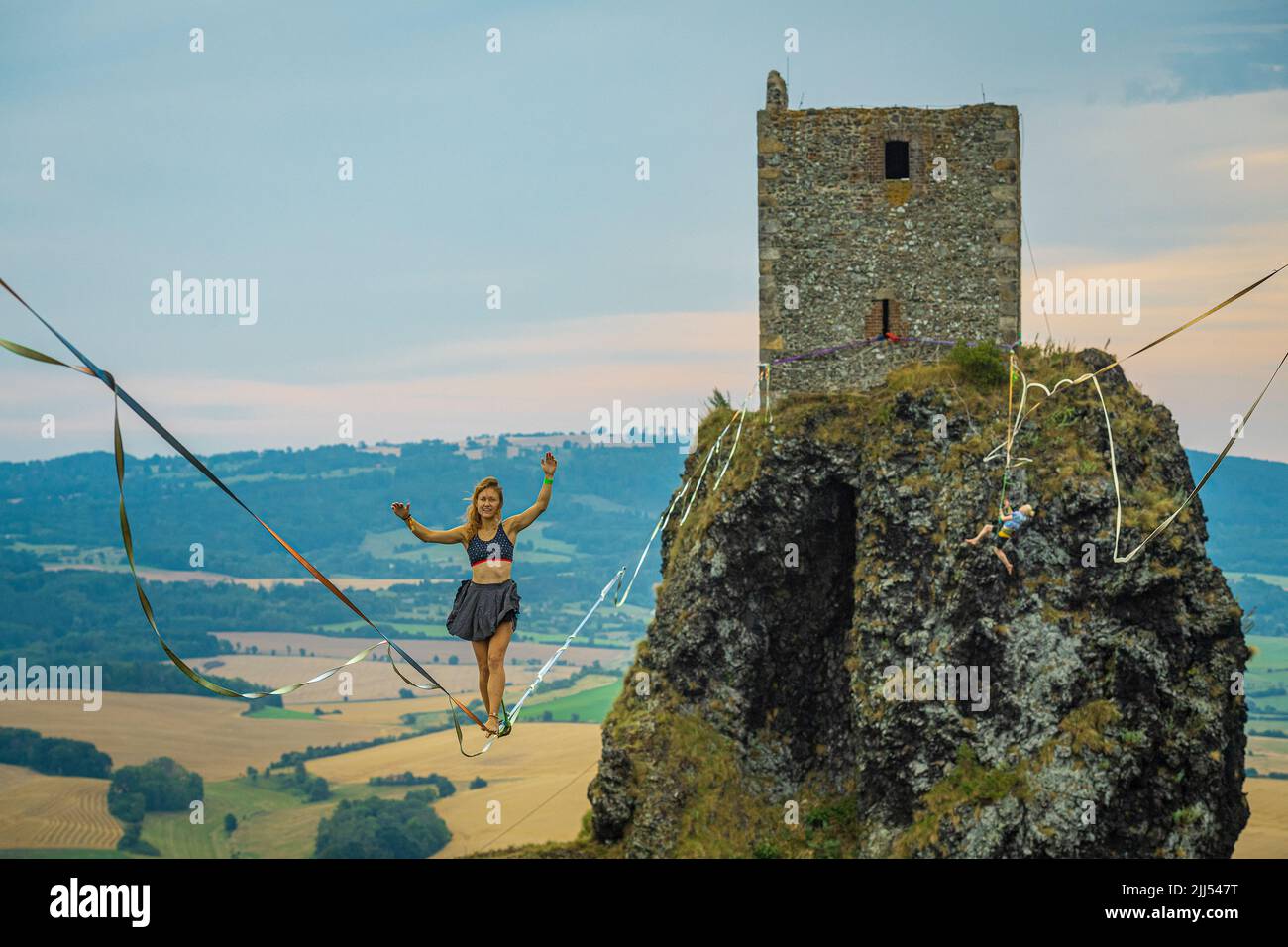 Slackliners hi-res stock photography and images - Alamy