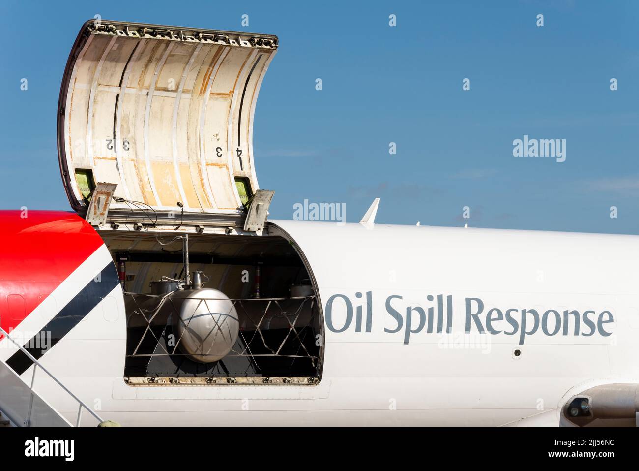 Inside air cargo plane hi-res stock photography and images - Alamy