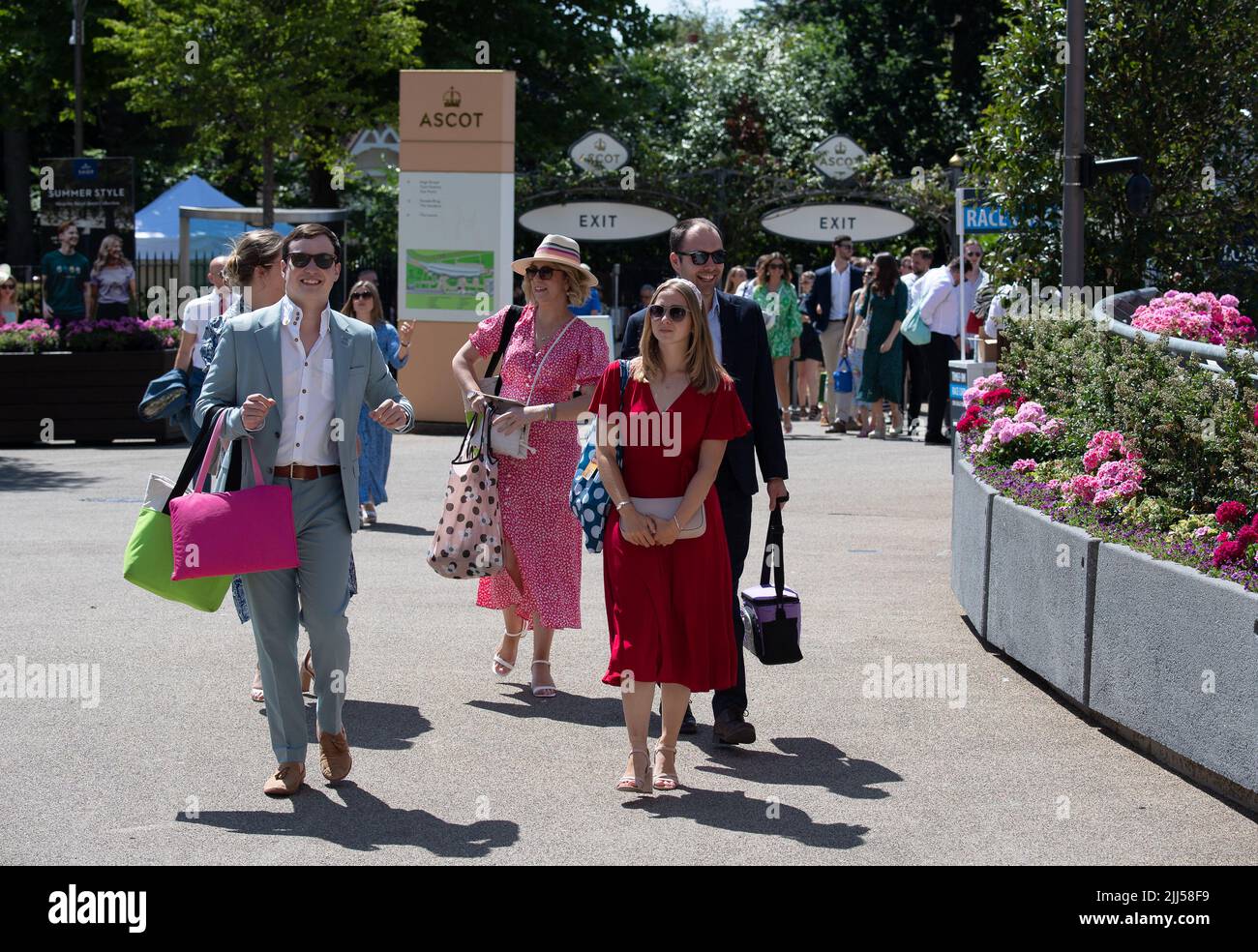 Qipco king george day ascot racecourse hi-res stock photography and ...