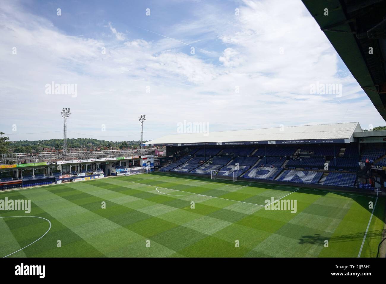 Kenilworth road ground general view hi-res stock photography and images ...