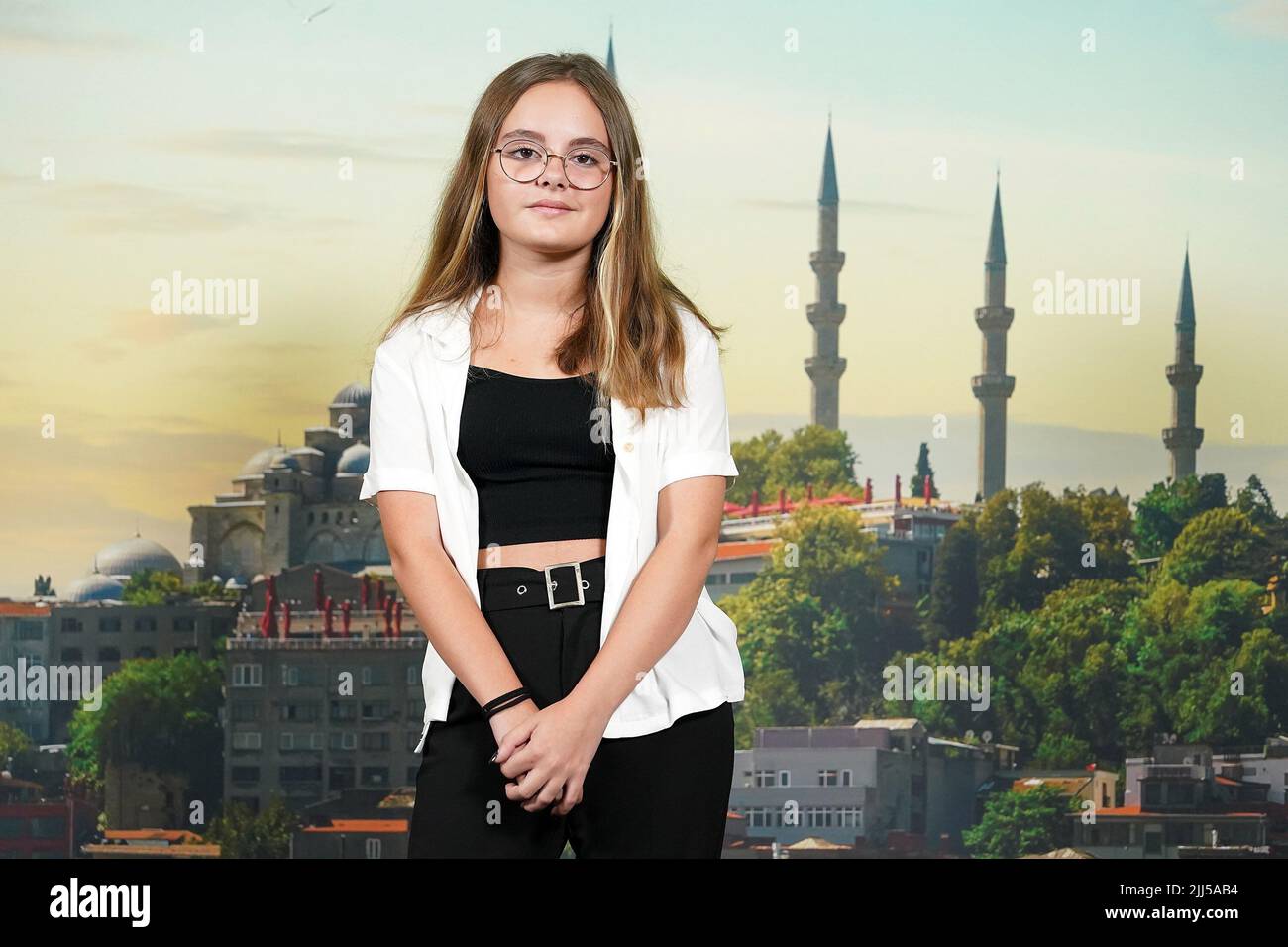 Spanish actress Laura Quiros attends the 'Por Los Pelos. Una Historia ...