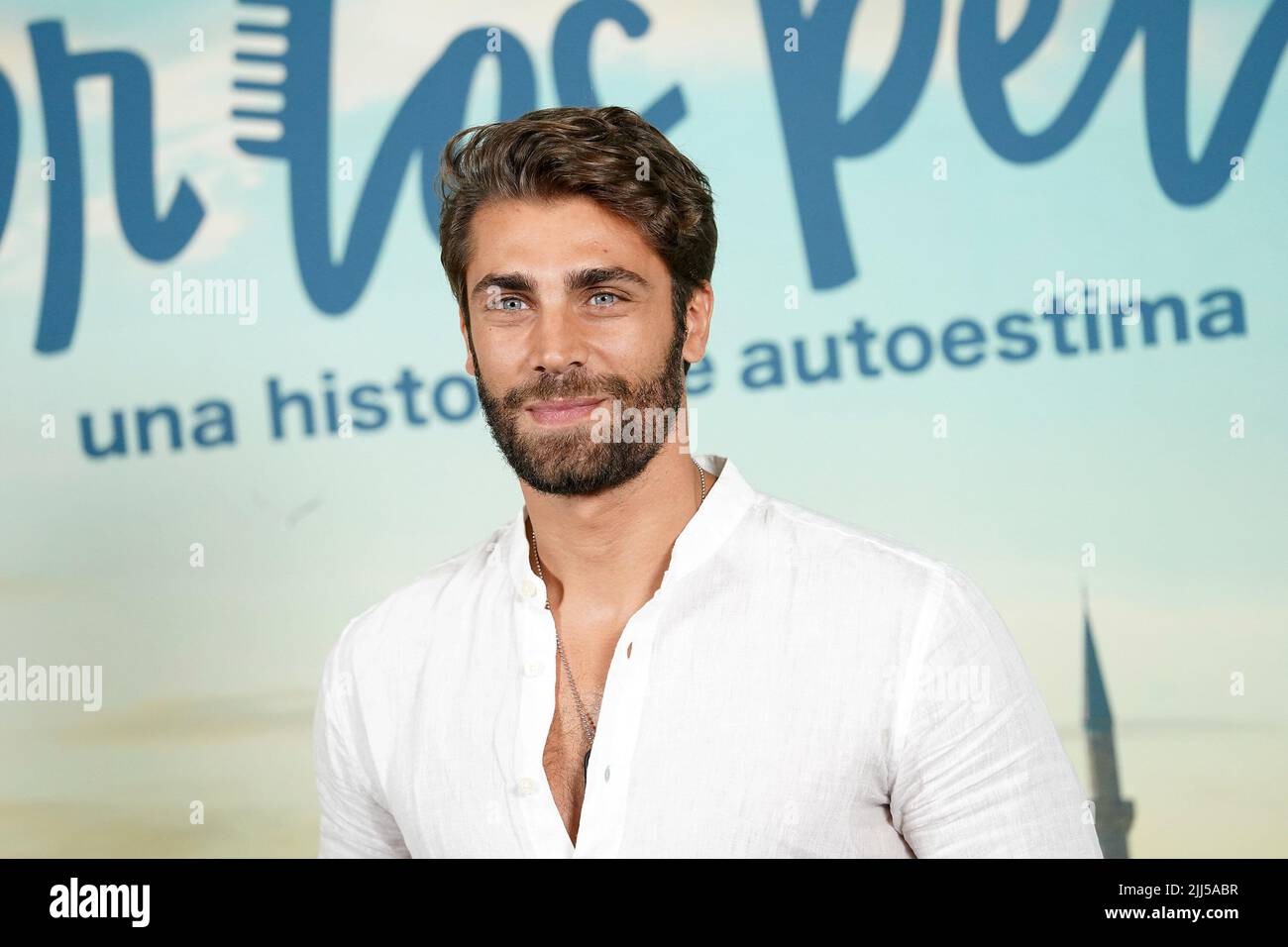 Italian actor Mario Ermito attends the 'Por Los Pelos. Una Historia de ...