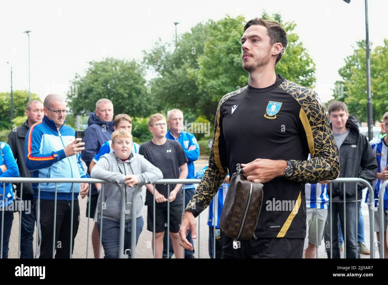 Ben Heneghan #5 of Sheffield Wednesday arrives at the JJB Stadium Stock ...