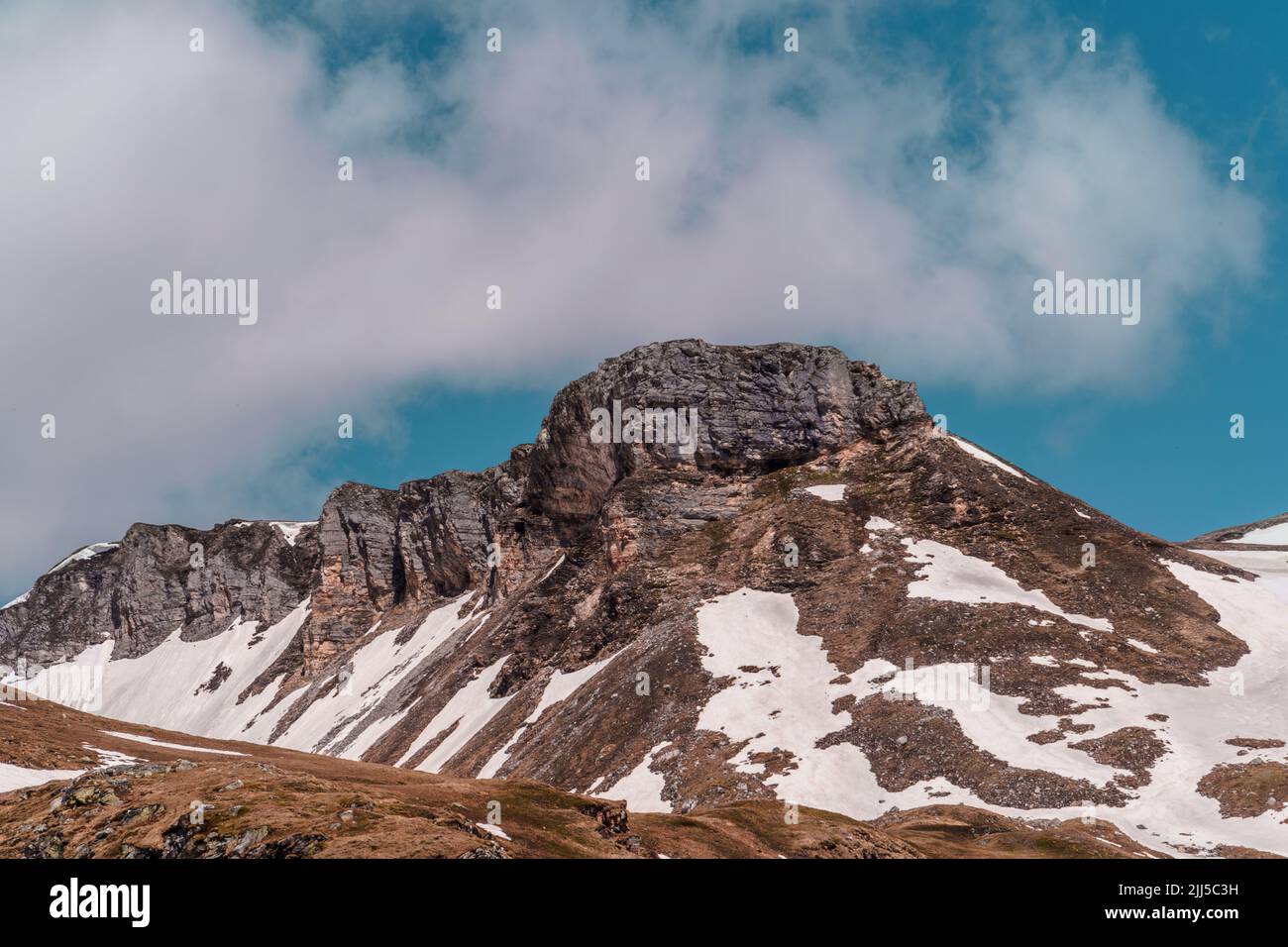 Pile of cliff rocks hi-res stock photography and images - Alamy