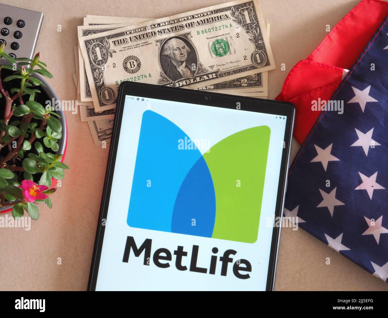 Metlife sign hi-res stock photography and images - Alamy