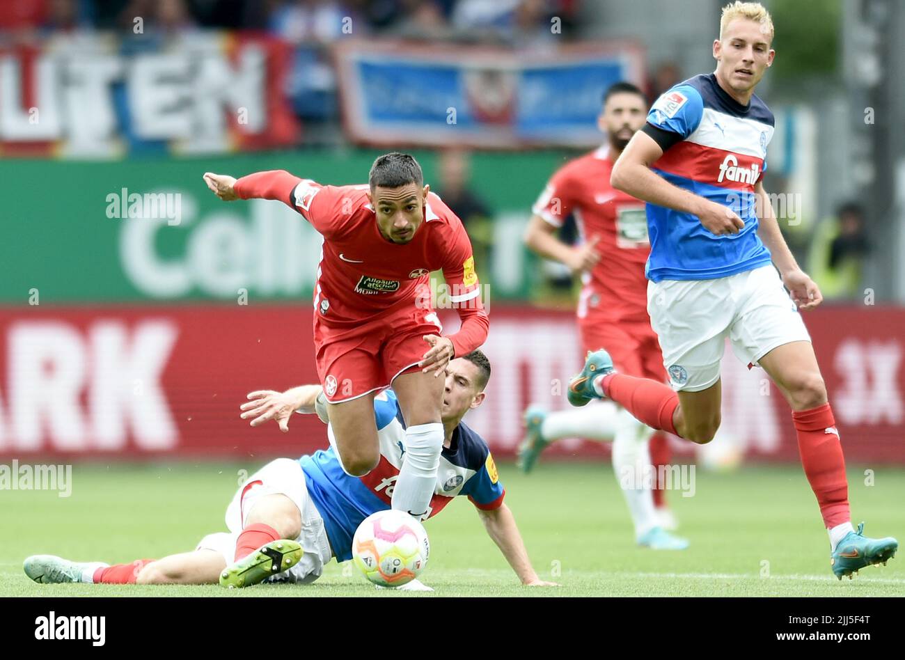 23 July 2022, Schleswig-Holstein, Kiel: Soccer: 2. Bundesliga, Holstein ...