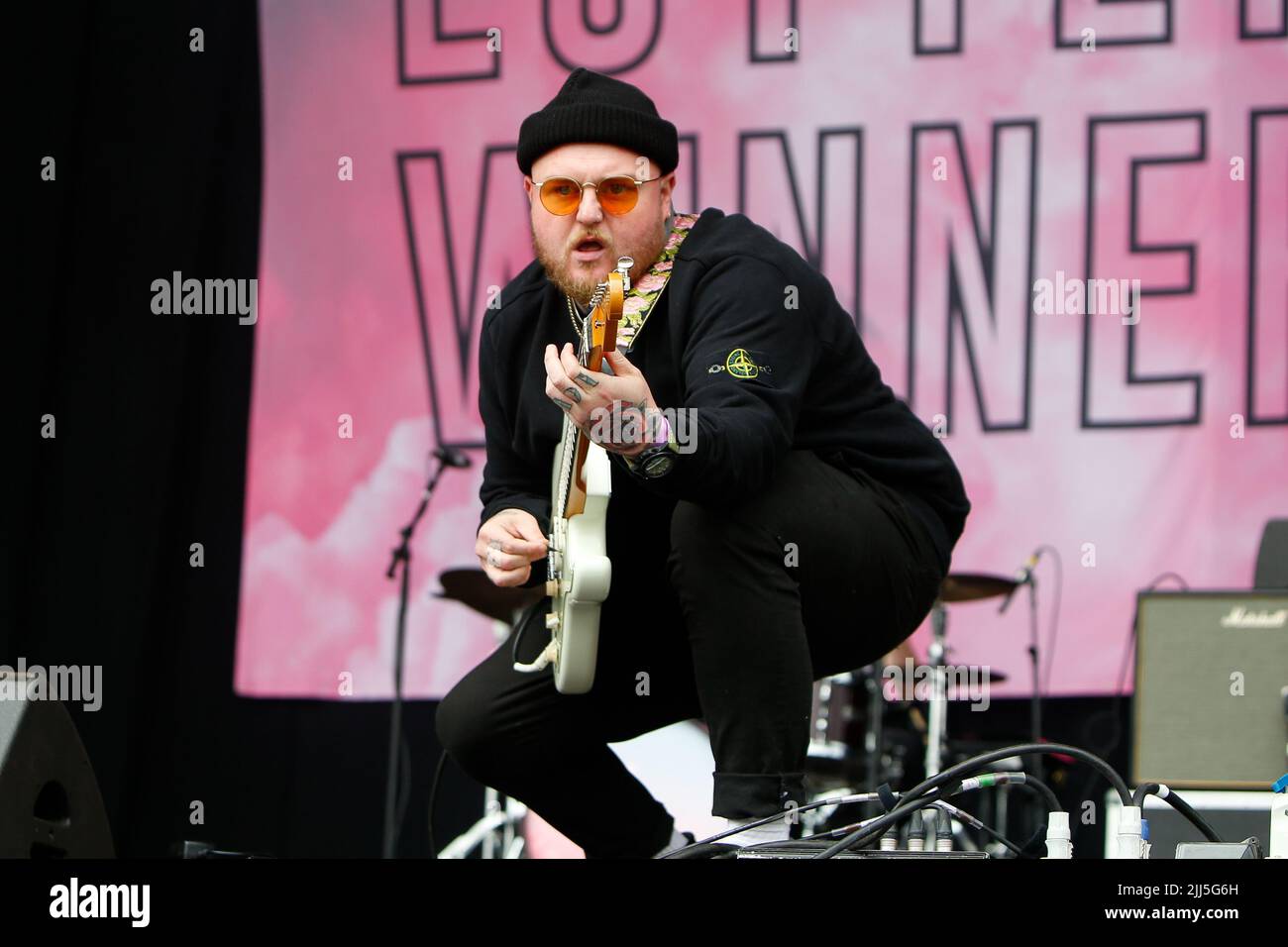 Thom Rylance of The Lottery Winners Stock Photo - Alamy