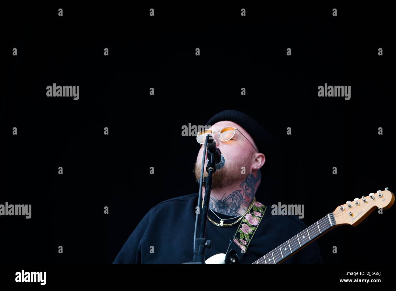 Thom Rylance of The Lottery Winners Stock Photo - Alamy