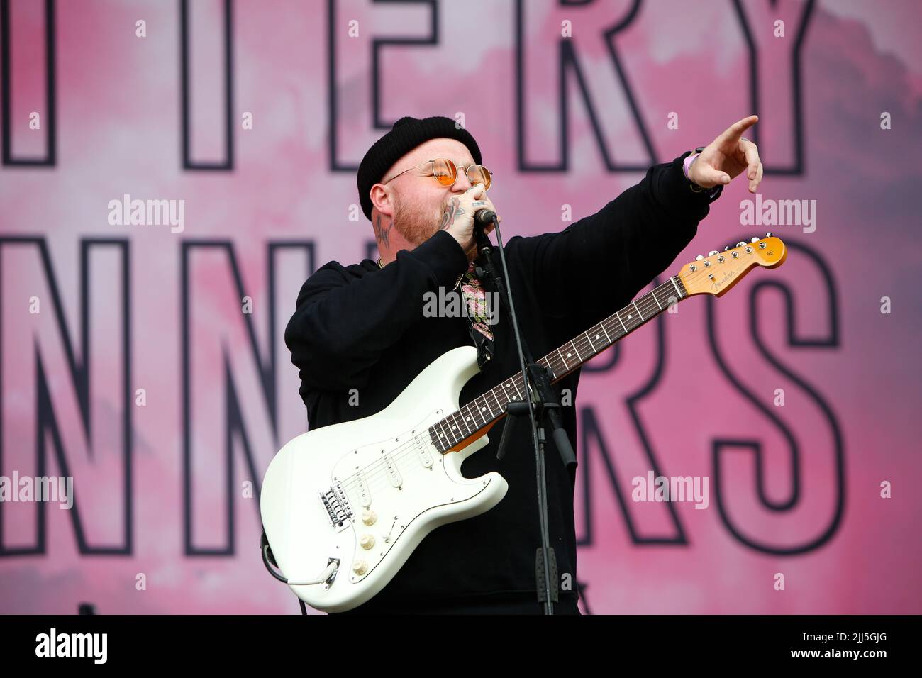 Thom Rylance of The Lottery Winners Stock Photo - Alamy