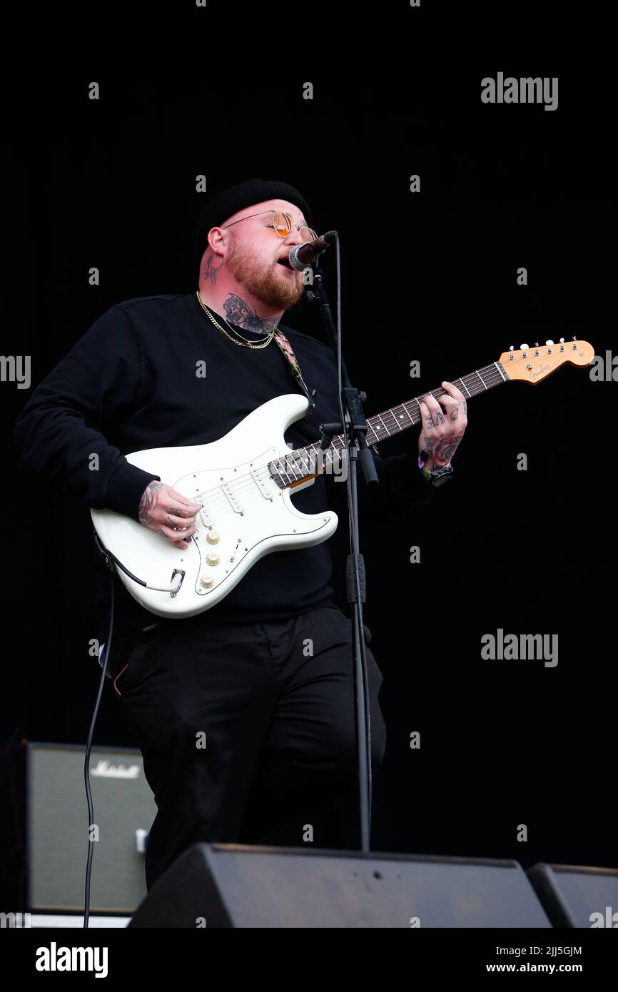 Thom Rylance of The Lottery Winners Stock Photo - Alamy