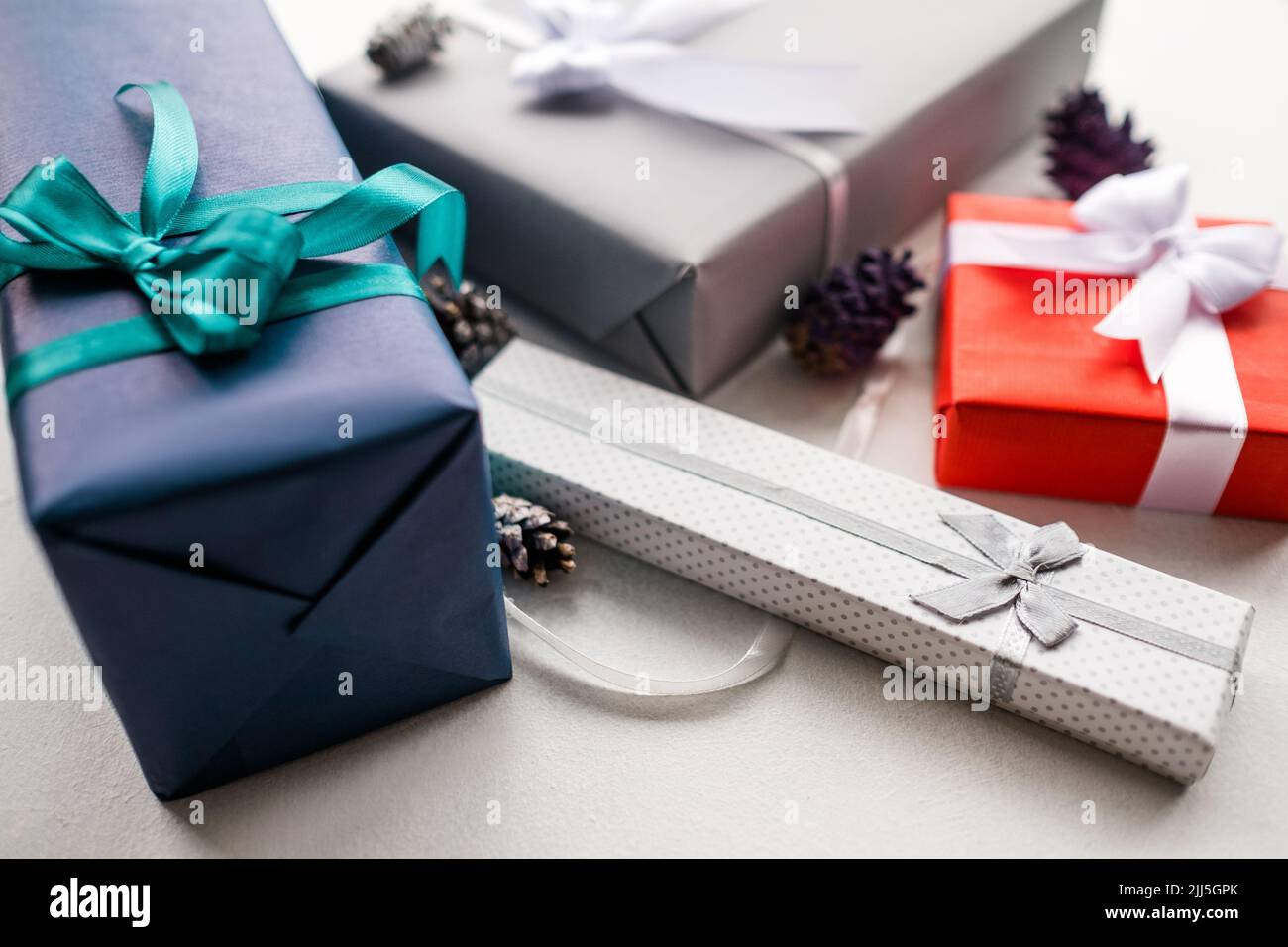 Professional gift wrapping hi-res stock photography and images - Alamy