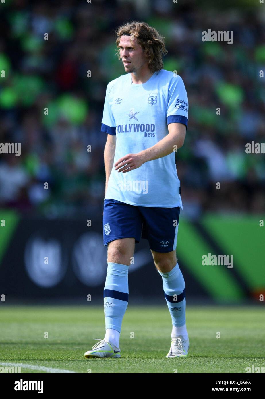 Mads bech sorensen brentford hi-res stock photography and images - Alamy