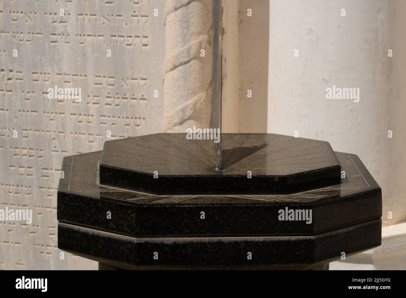Time clock timelapse sundial hi-res stock photography and images - Alamy