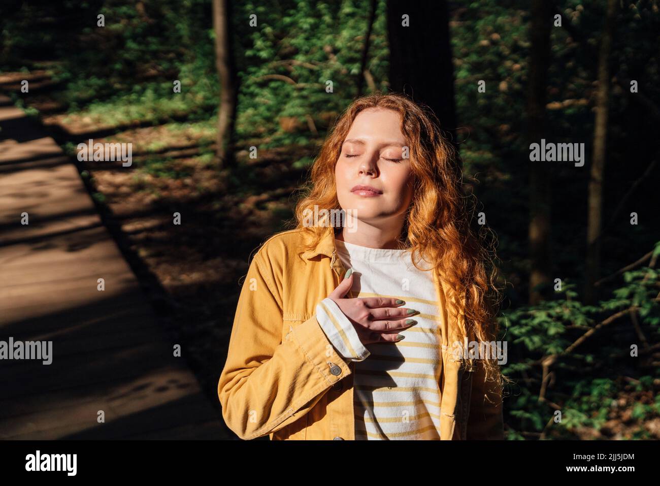Chest up shot red haired hi-res stock photography and images - Alamy