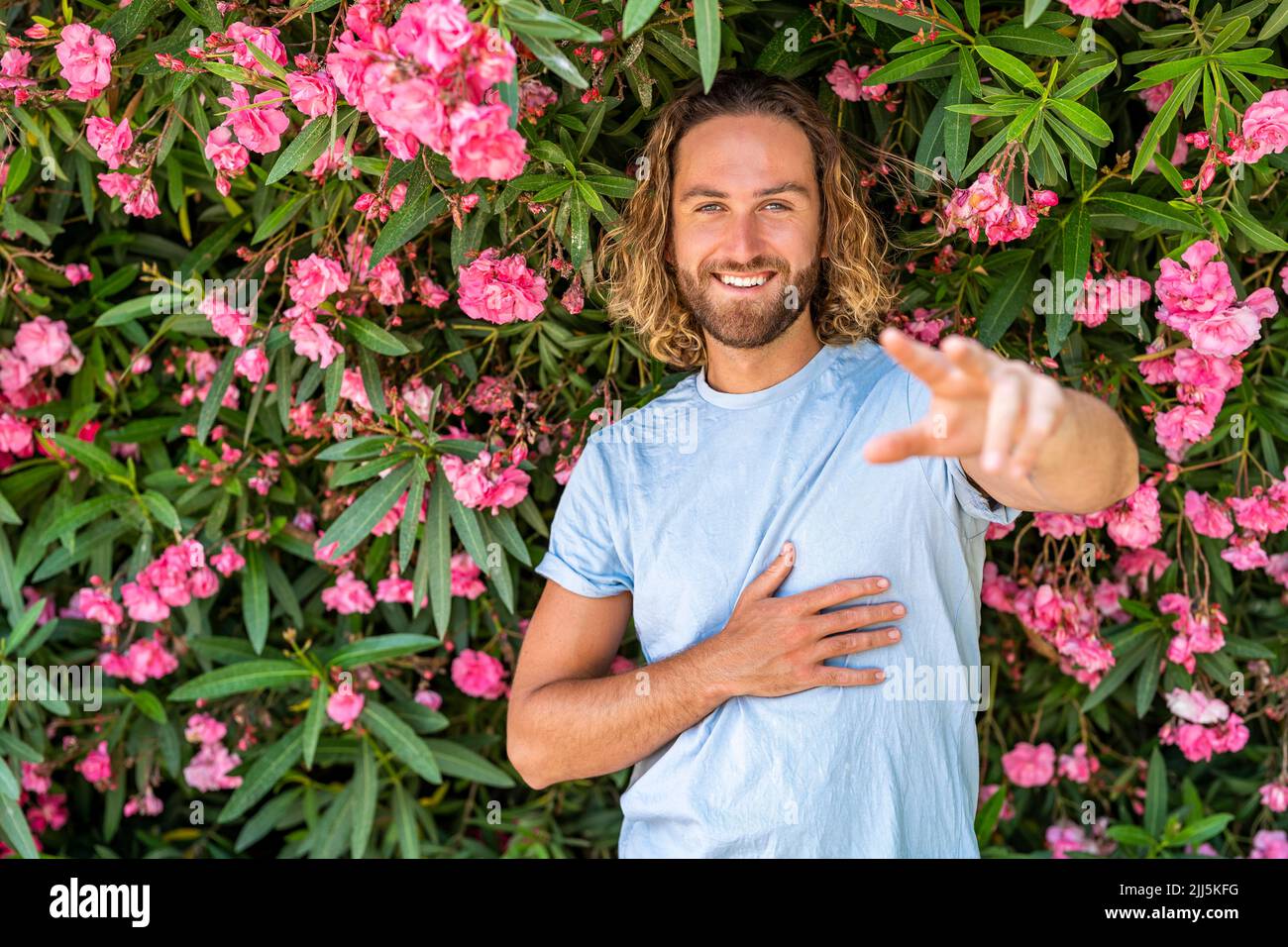 Flowering attire hi-res stock photography and images - Alamy