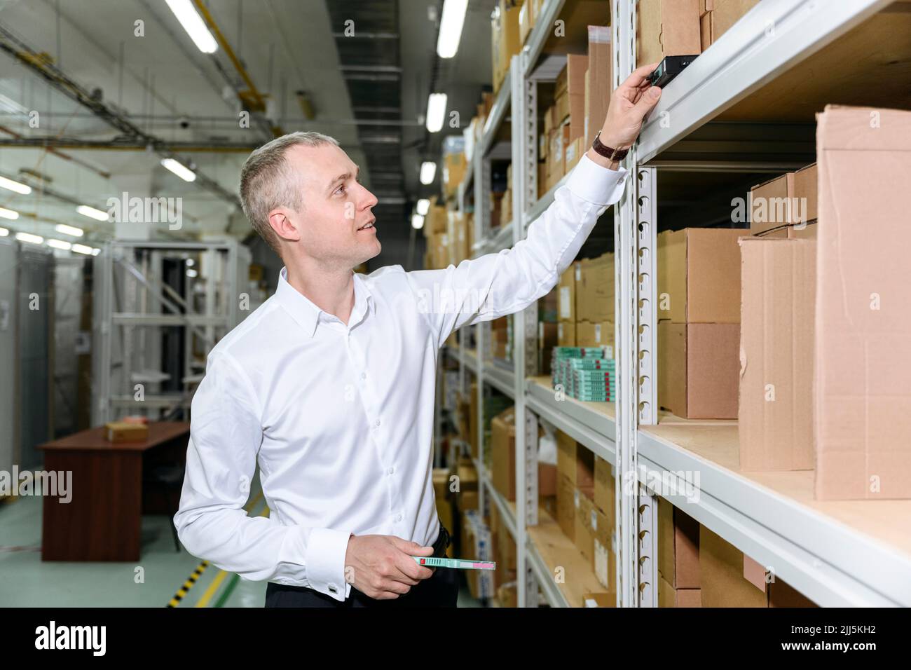 Machine racks hi-res stock photography and images - Alamy