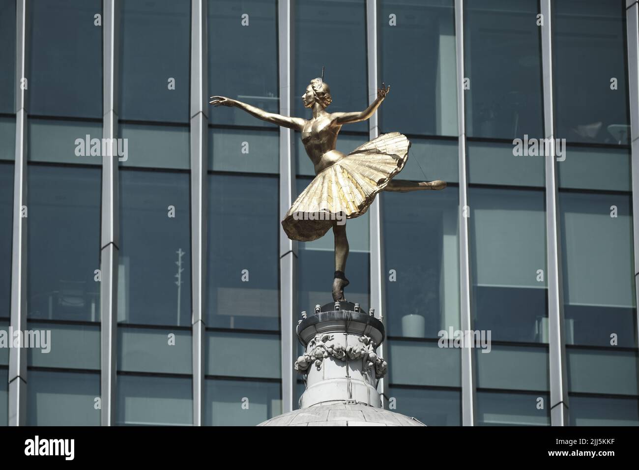 Anna pavlova sculpture hi-res stock photography and images - Alamy