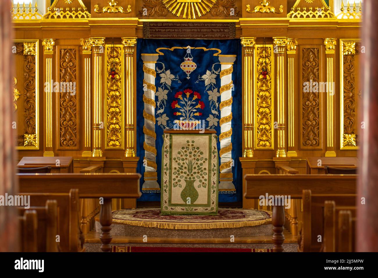 Karaim ukraine cemetery crimea old chufut monument karaite religion ...