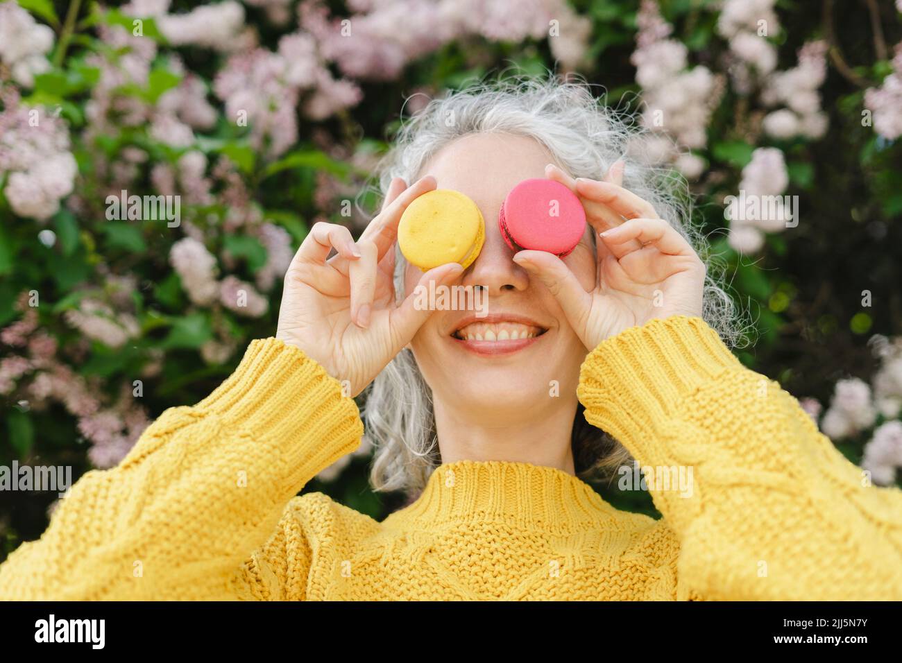 Macaroon faces hi-res stock photography and images - Alamy